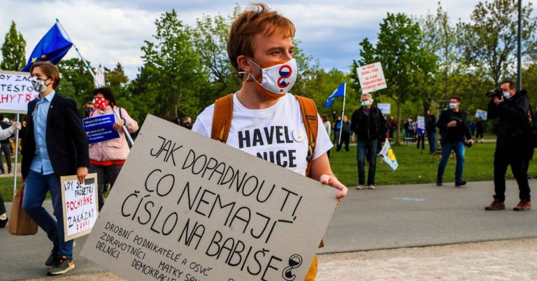 Emigrace, když volby nedopadnou? Proč liberálové své strašlivé výhružky ...